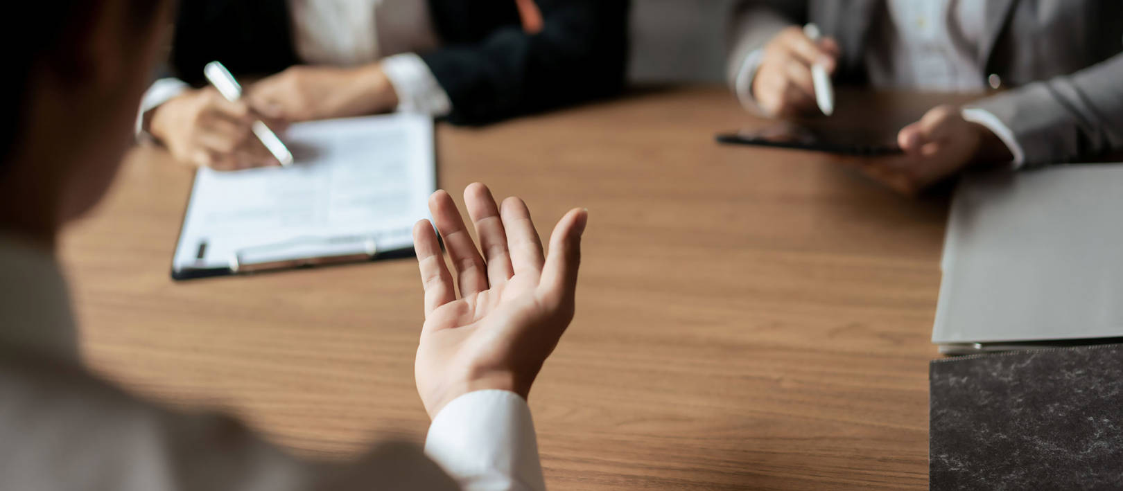 Expert Witness and Instructing Solicitors: The Working Relationship